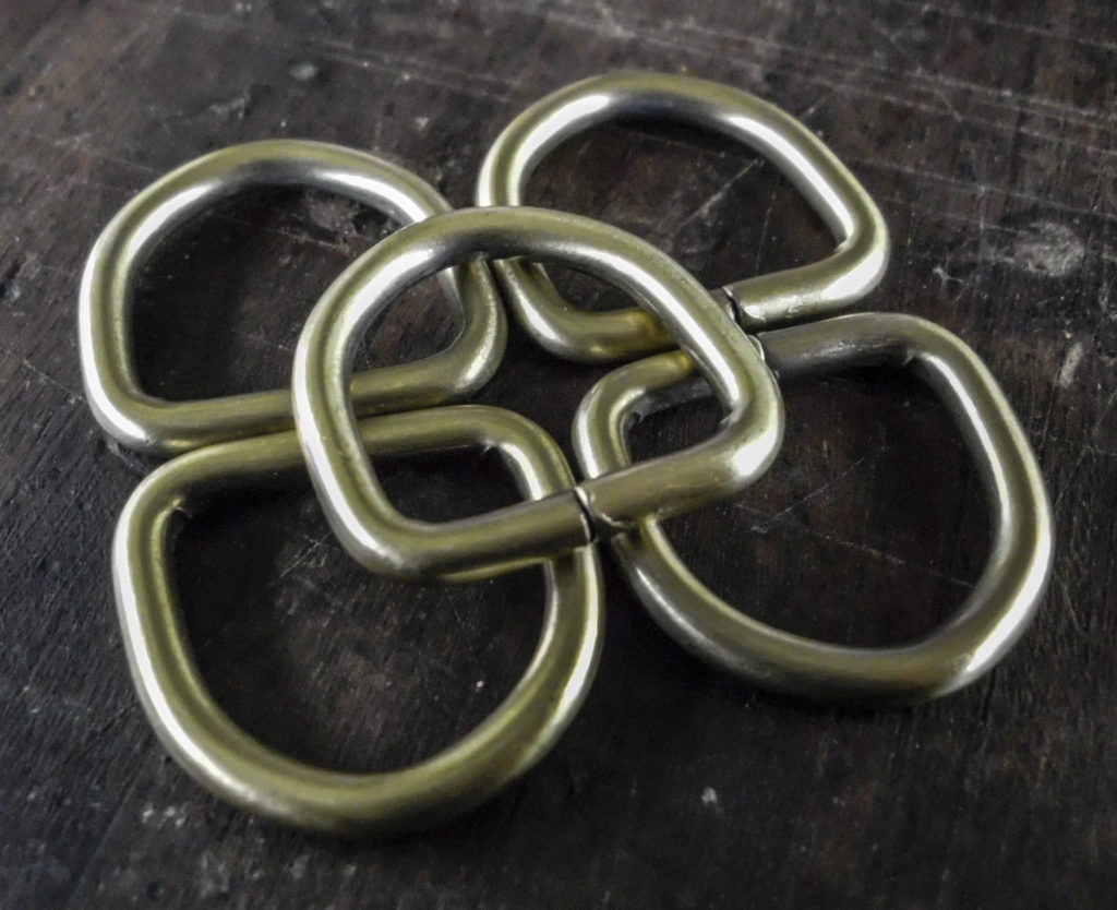 Metal Dee Rings unwelded Antique Brass 28x26mm – Jasz-it-up leather accents