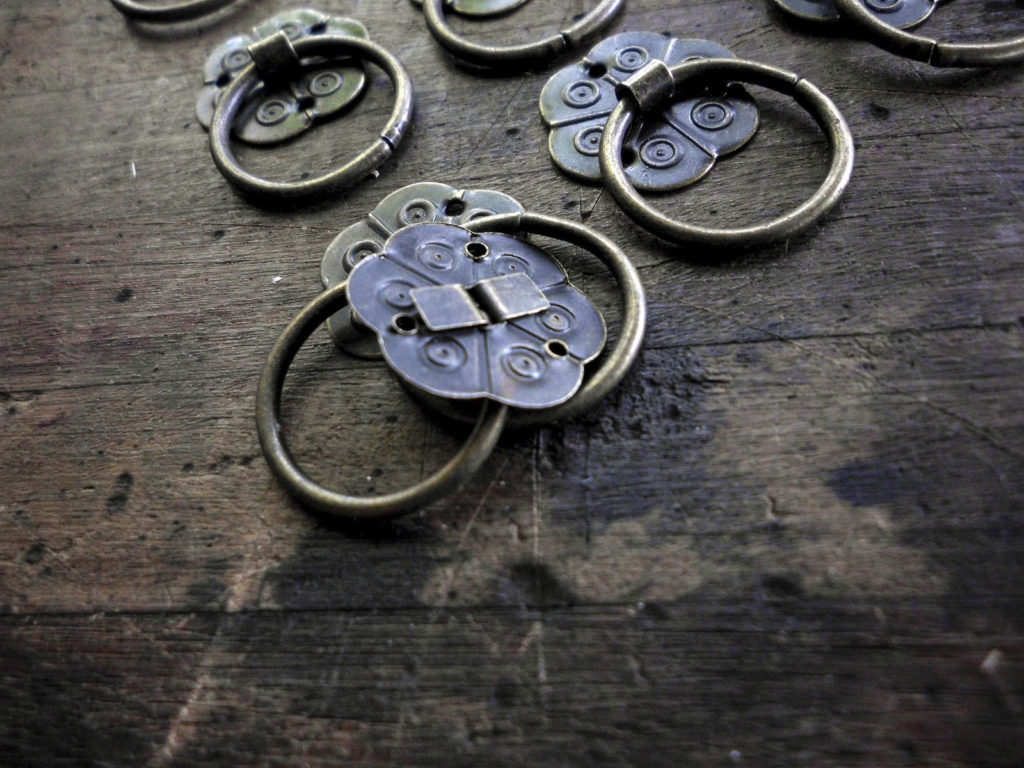 Small metal Ring Drawer pull handles AB Sunburst & Clover – Jasz-it-up ...