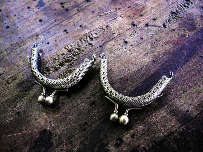 Kiss Lock Clasp Purse Frames – 3 sizes – Antique Brass – Jasz-it-up ...