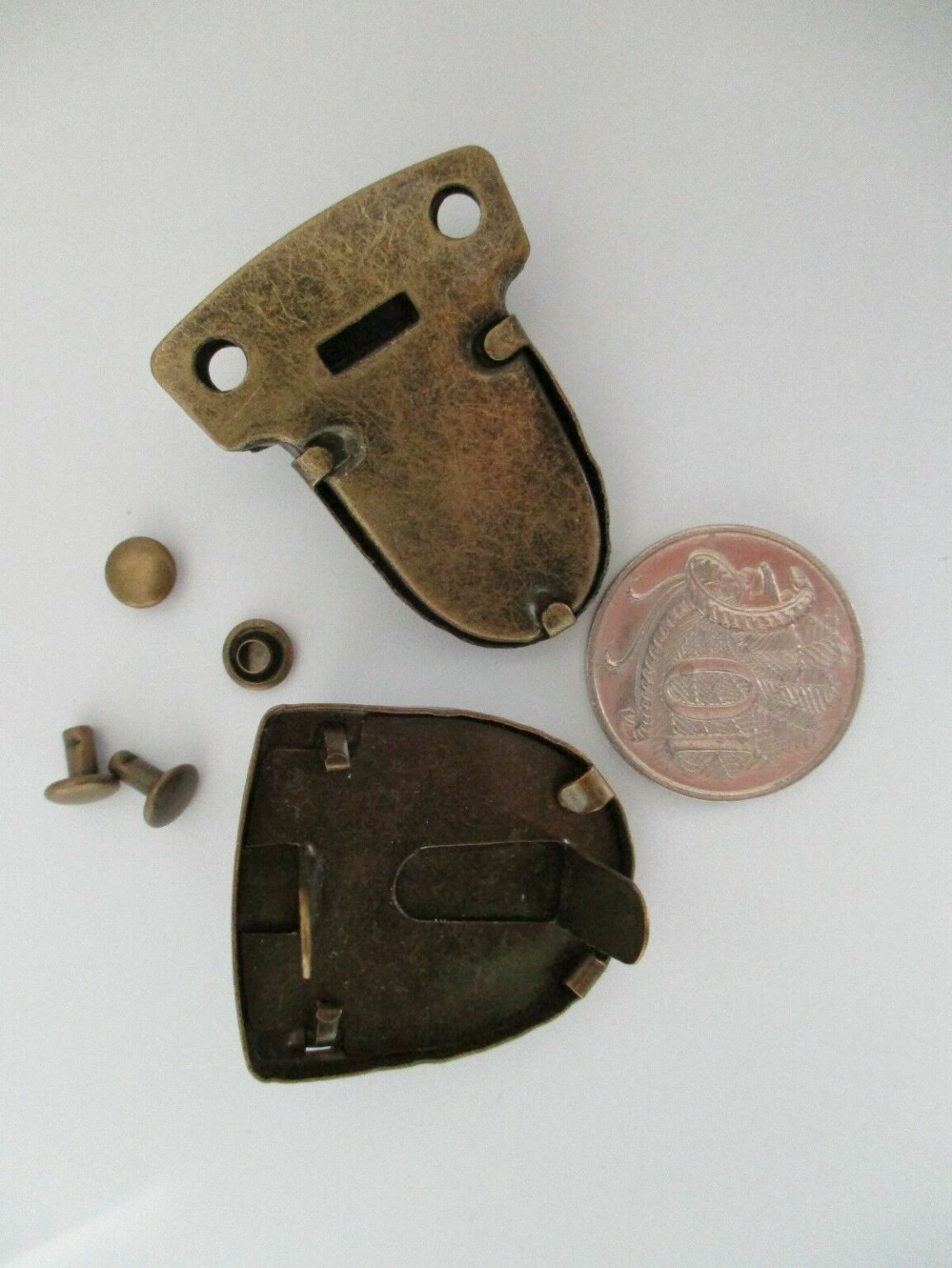 Catches Latches Metal Tuck n Snap Catch Lock Antique Brass 30x40mm w-dc ...