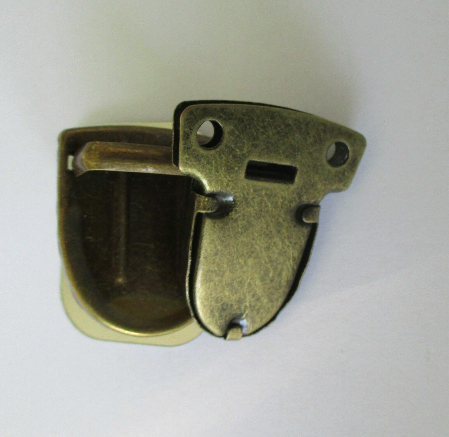 Catches Latches Metal Tuck n Snap Catch Lock Antique Brass 30x40mm w-dc ...