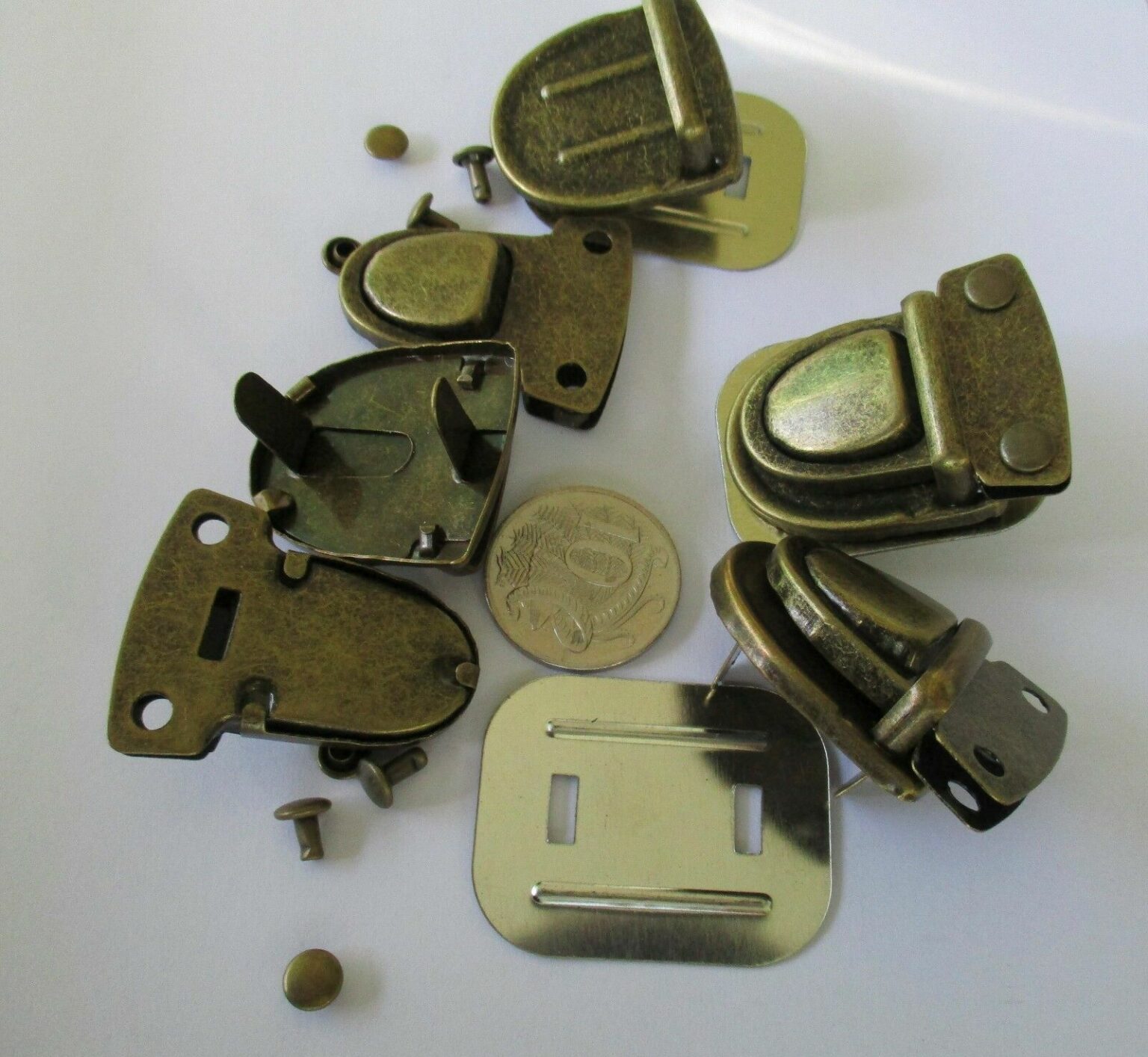 Catches Latches Metal Tuck n Snap Catch Lock Antique Brass 30x40mm w-dc ...