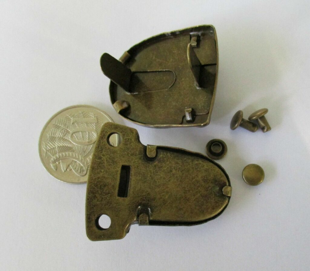 Catches Latches Metal Tuck n Snap Catch Lock Antique Brass 30x40mm w-dc ...