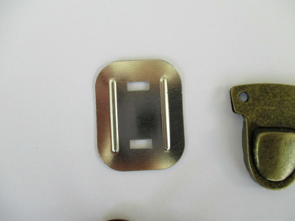 Catches Latches Metal Tuck n Snap Catch Lock Antique Brass 30x40mm w-dc ...